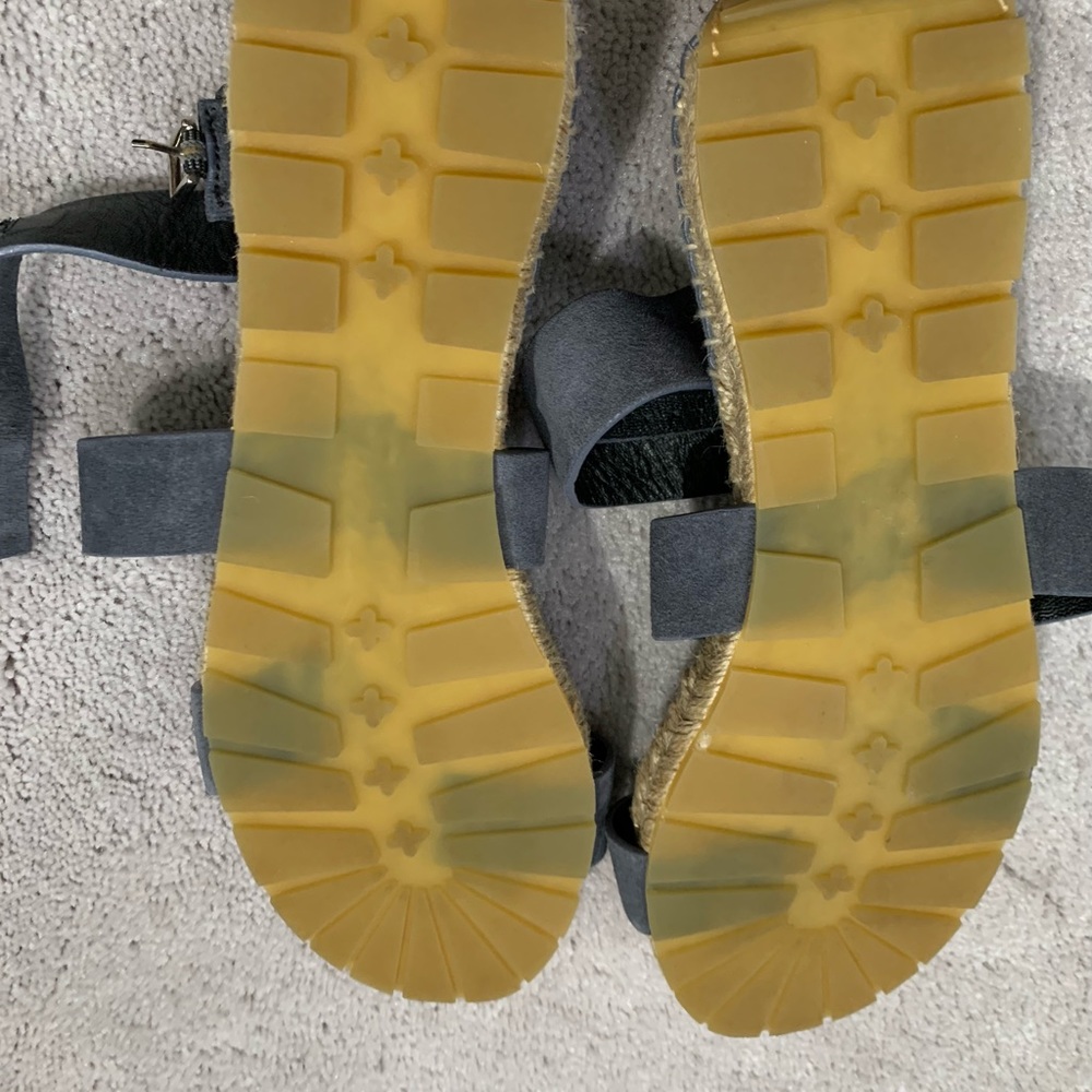 Balenciaga 1 Inch Platform Grey Sandals - Size 40 - Gem